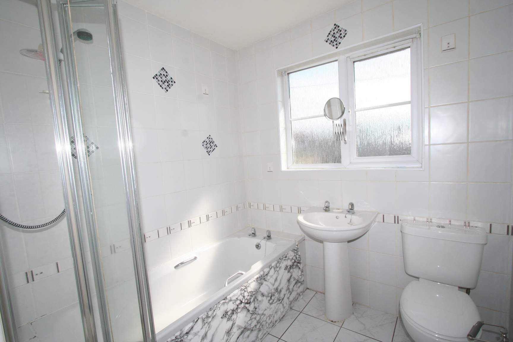 Worsley Place, Newbold, Rochdale 3 bed terraced house - £700 pcm (£162 pw)