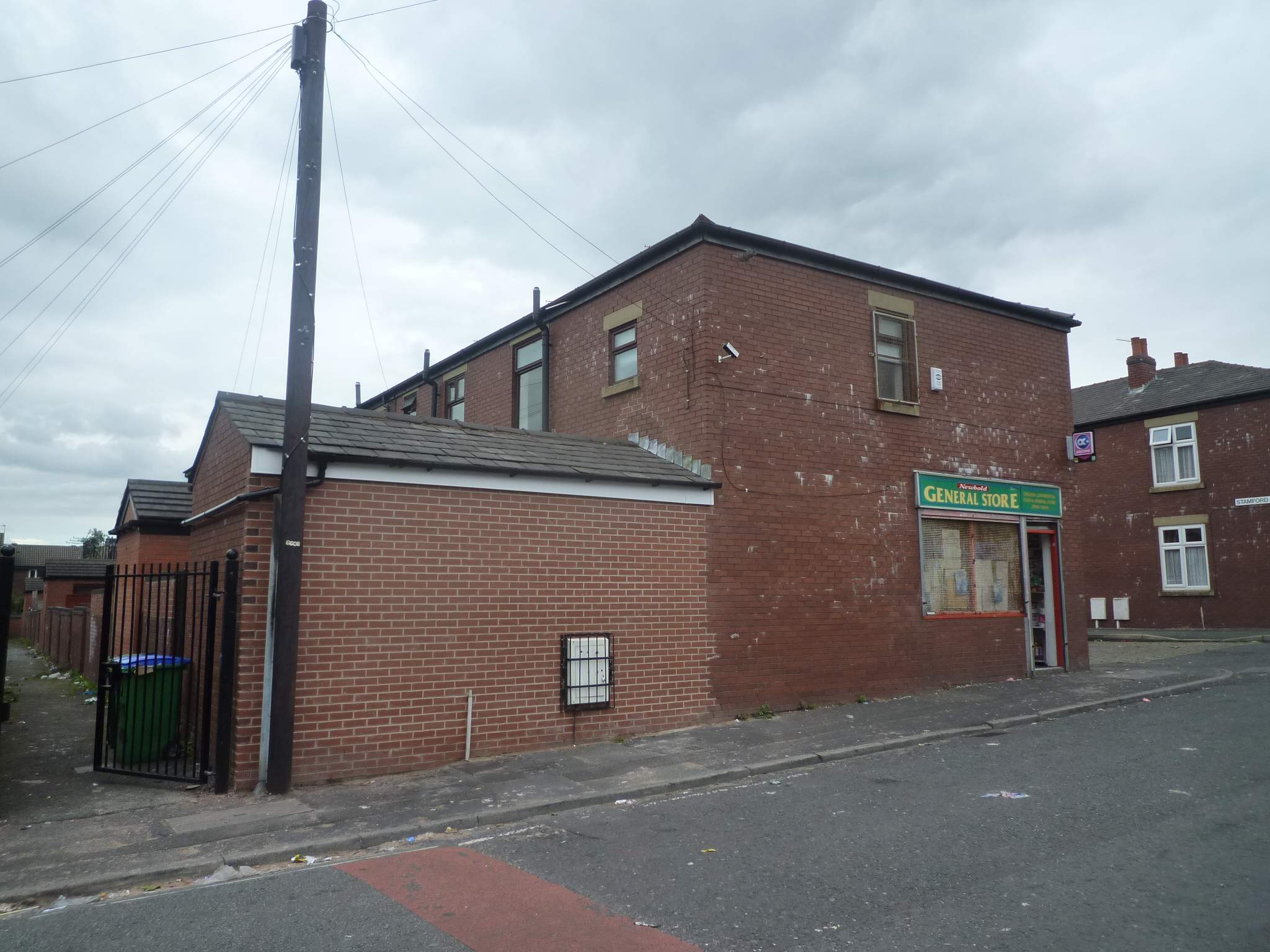 a bilberry street, Newbold, Rochdale 2 bed townhouse - £775 pcm (£179 pw)